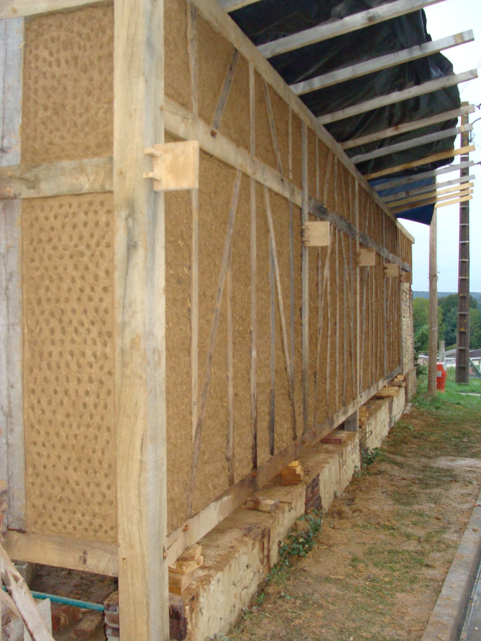 Retour sur l’Atelier d’Eco-construction Torchis – Les Ateliers de la ...